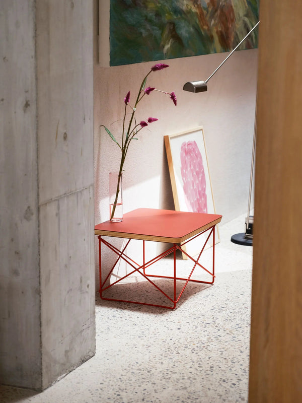 Vitra Eames LTR Occasional table dark brick - Laatukaluste